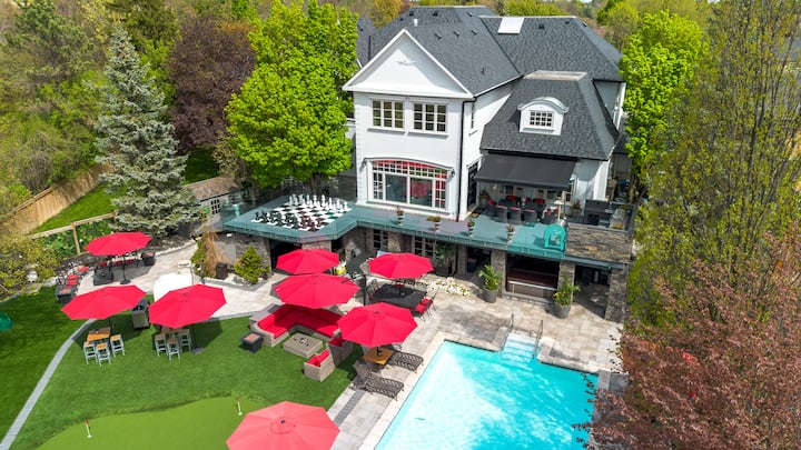 Luxury Estate With Resort-inspired Pool Retreat - Brampton