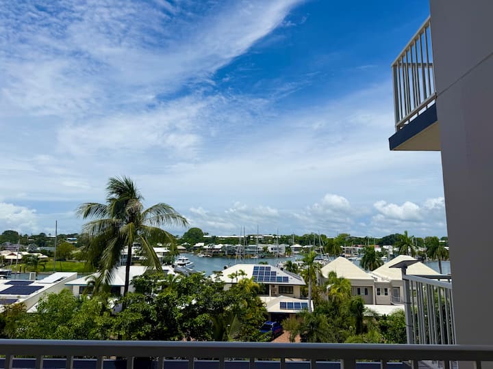 Apartment In Cullen Bay - Darwin