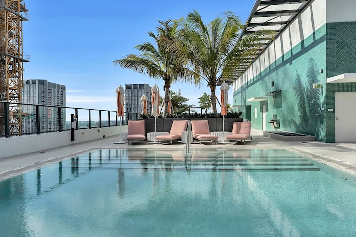 2/2 Walk To Bayside - Miami, FL