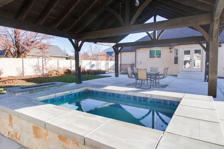 Spacious Home With Private Hot Tub - Payson, UT