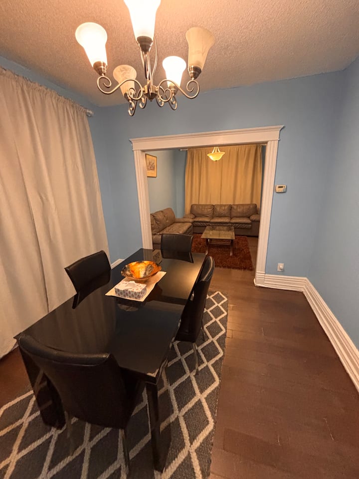 Two Storey House
3 Bed Room
1/5 Bathroom - Winnipeg