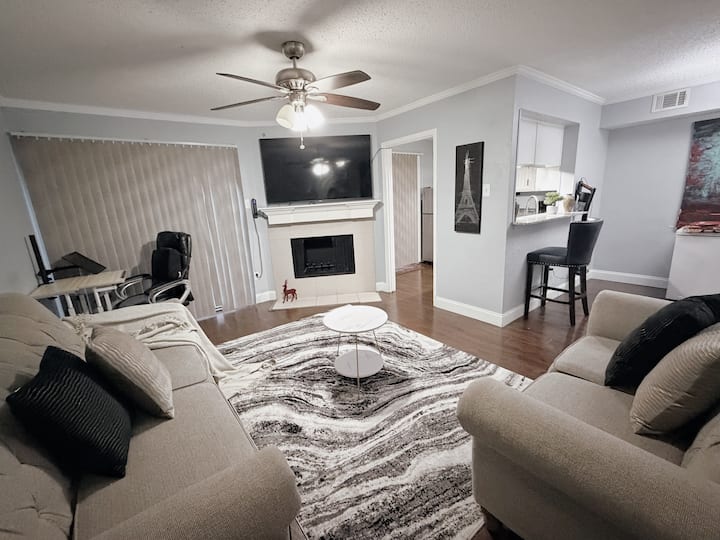 Elegant Comfort Apt Near Galleria And North Dallas - Dallas, TX
