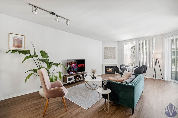 Marina Grand Escape With Pool & Spa - Marina del Rey, CA