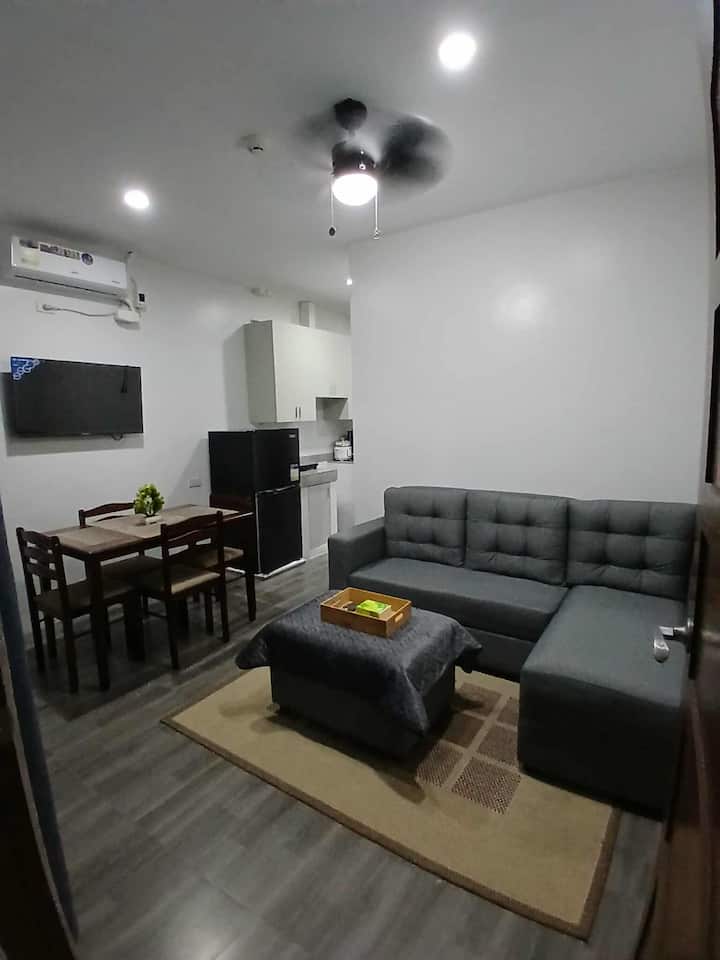 Gibbz Apartelle (Unit 104) - Imus