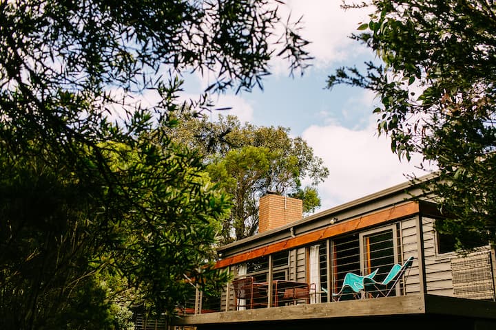 Stylishly Curated Coastal Retreat - Anglesea