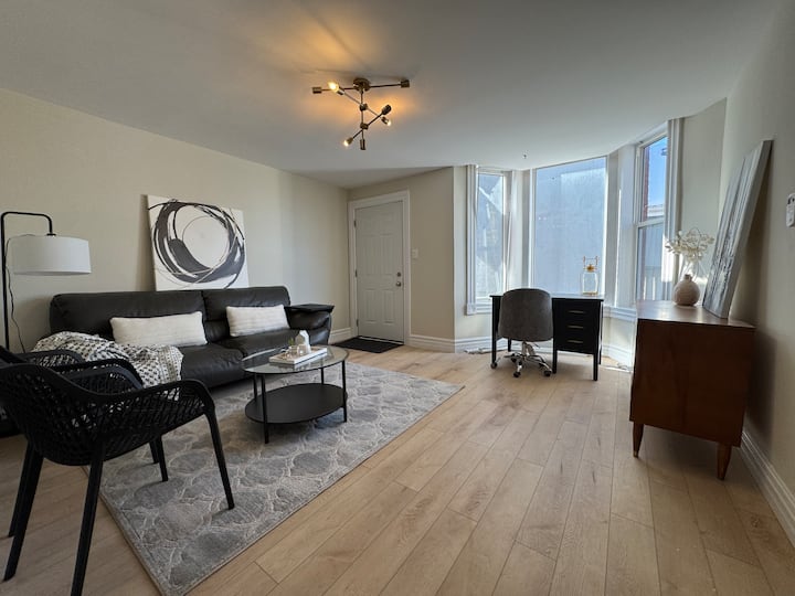 Old Victorian East Village 1 Bed Bungalow - London