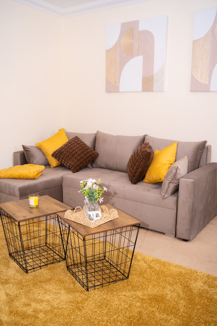 Spacious 3br House With 3 Bathrooms | Free Parking - Swindon