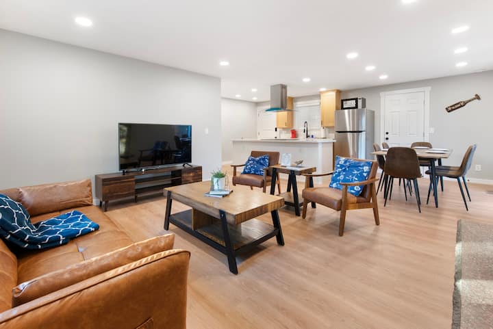 3 Br Beaverton Midcentury Fircrest Ranch Retreat - Hillsboro, OR