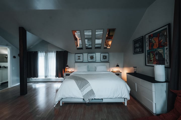 The Little Brick Nook/cozy Getaway/redbrick Studio - Rochester, NY