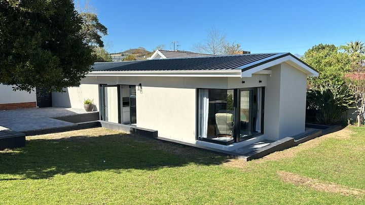 Modern Garden Flat In Somerset West - Somerset West