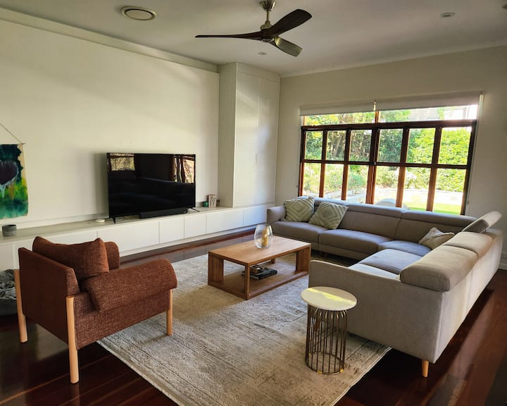 Pet Friendly 4 Bedroom Family Retreat | Balmoral - Brisbane