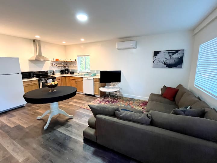 Private, Spacious Home With Parking, Walk Downtown - Nevada City, CA