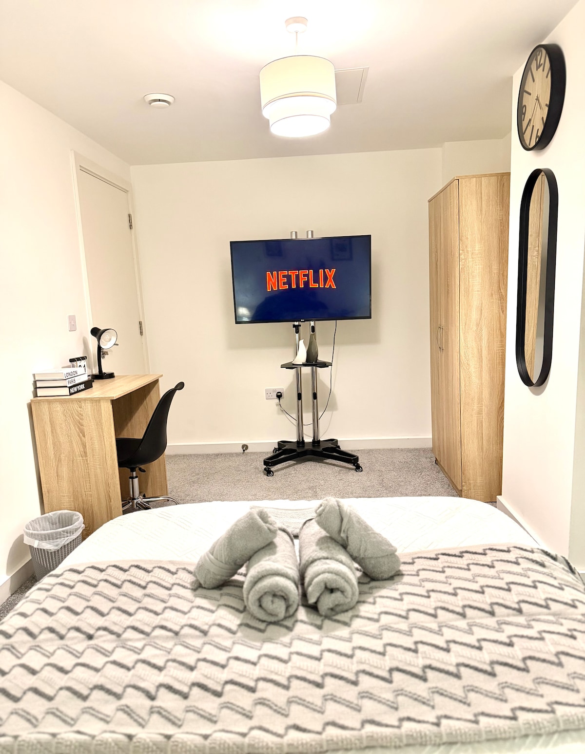 Crucible Chic • דירת שני חדרי שינה • אופנתית, נעימה ו-S1 - דירות להשכרה ...