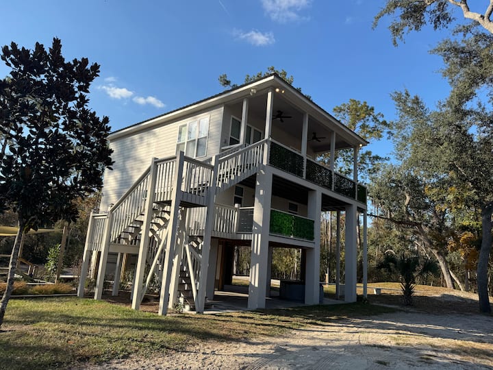 Suwannee River Roost- Hot Tub, Cozy & Quiet - Jasper, FL