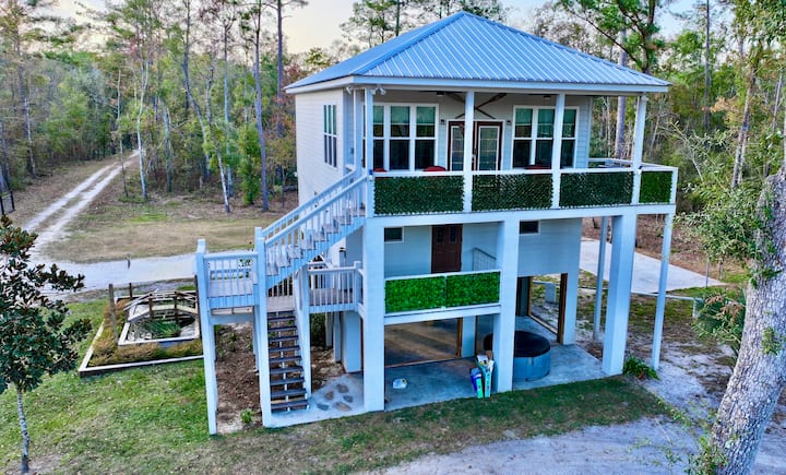 Suwannee River Roost- Hot Tub, Cozy & Quiet - Jasper, FL