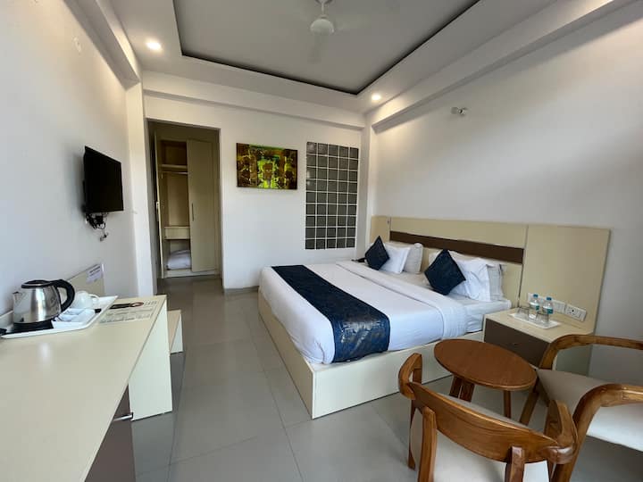 Private-8 Room Floor • Stay In Prime Area - Kasauli