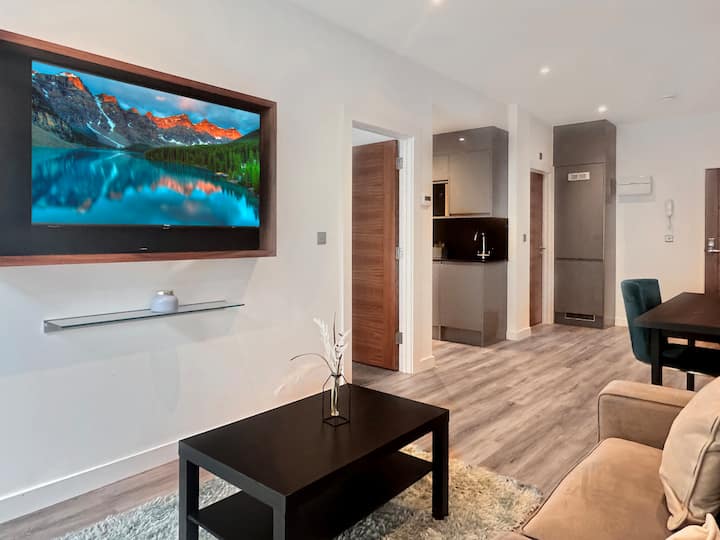 Cozy Home Near The Boulevard@cmk 2minwalk Shopping - Milton Keynes