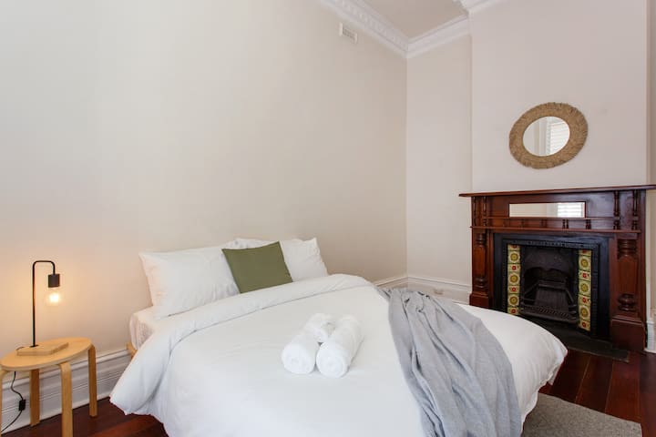 Subiaco Charm | Easy City Access + Parking - Cottesloe