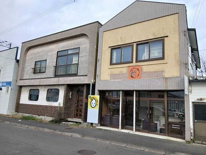 Traveler’s Inn 南大通　男性専用ドミトリールーム　二階2段ベッド　トイレ&バス共用 - Kushiro