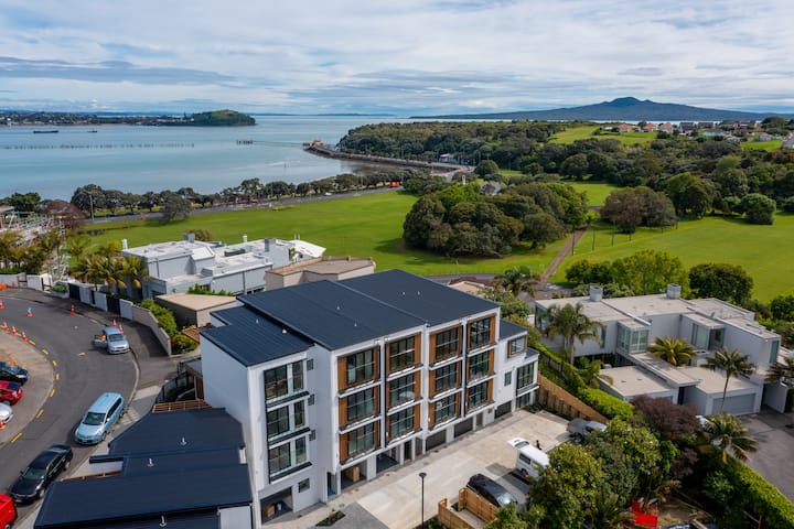 Orakei Haven - Seaview 3-bedroom Townhouse - Auckland