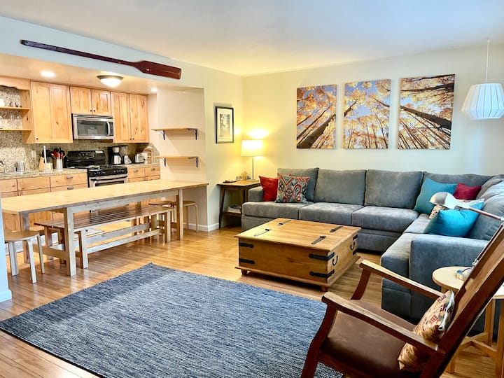 Thaywood Condo By The Lake - Tahoe City, CA