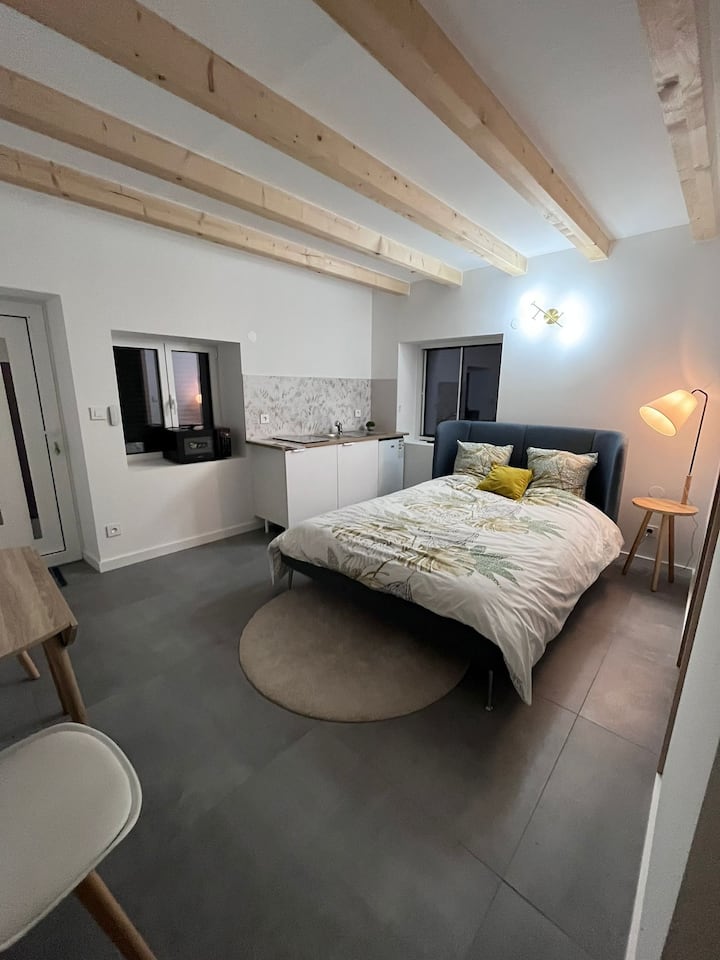 Fontaine De L'etraz : Nature, Wifi, Accès Rando - Bellegarde-sur-Valserine