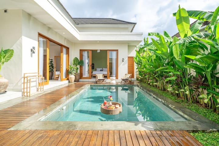 Chic 2br Canggu Hideaway W Spacious Pool & Patio - Úc