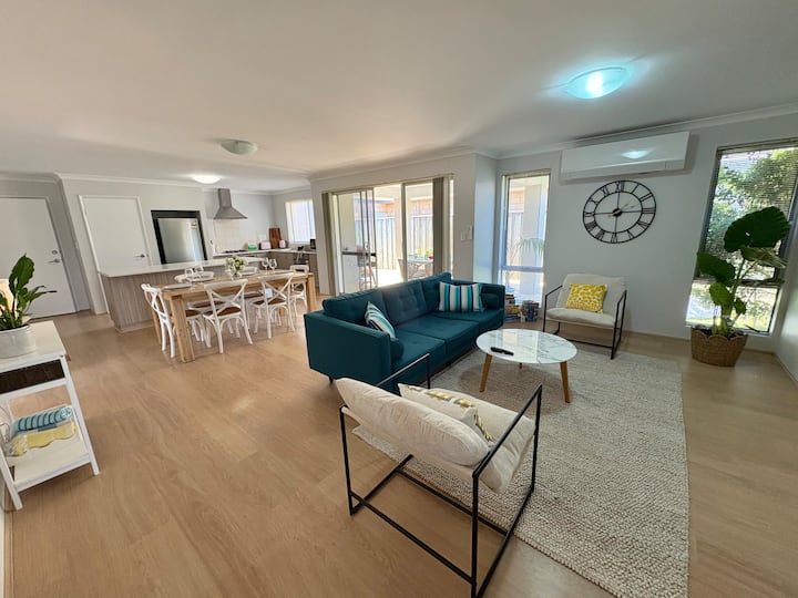 Family Retreat, Steps To Beach, Eats & Wine Shop - Mandurah