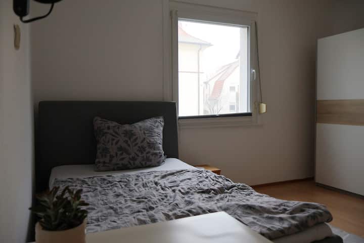 Gemütliches Ruhiges Zimmer Mit Top Lage - Lichtenstein