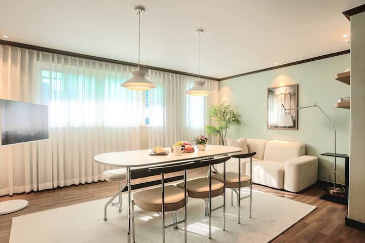 [New] 홍대·망원·한강·명동｜역 5분·무료주차·짐보관｜9인빅3룸·어린이방·호텔침구 - Seoul