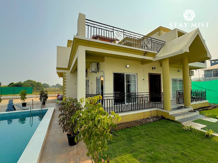Pool & Pause Retro Private Villa 5bhk Chill Villa - Alibag
