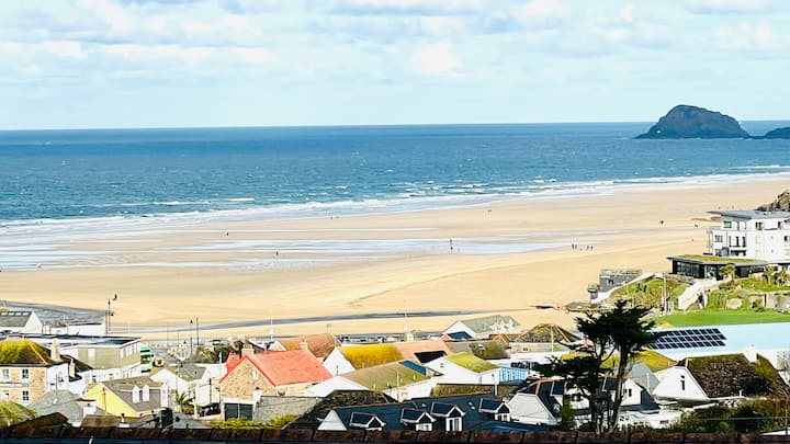 Stunning Views Of Perranporth Beach Large Bedrooms - Perranporth