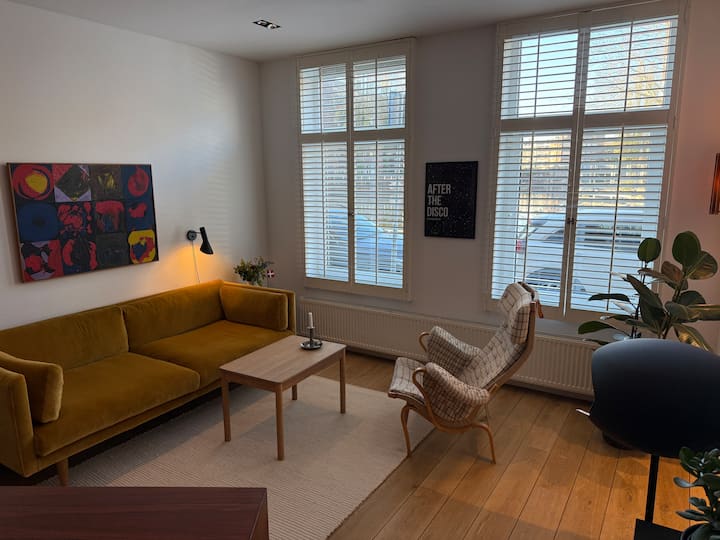 Stylish Scandi Flat In Oud West With Canal Views - Amsterdam