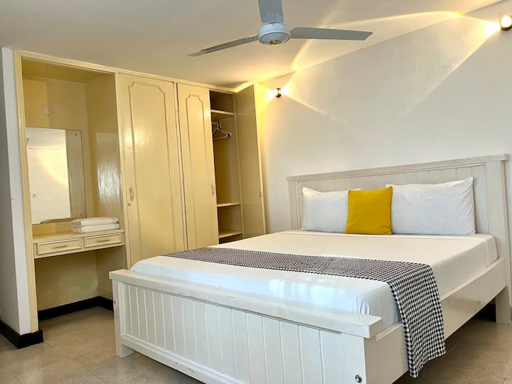 Nyali 1br Apartment/pool/wi-fi/parking/2 Min Beach - Mombasa