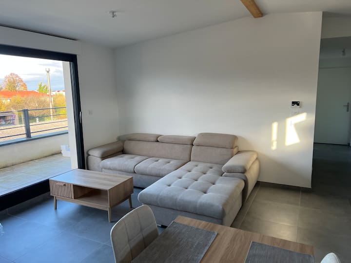 Appartement  Attique T3 
60m2 - Pont-de-Chéruy