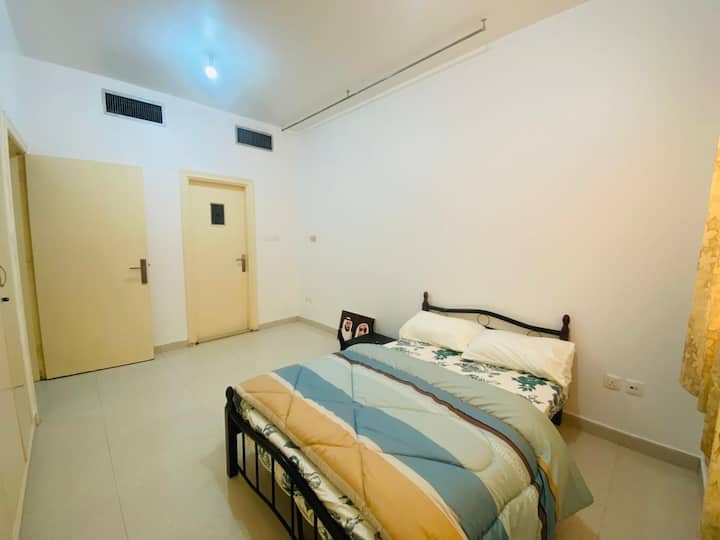 Master Bedroom With Attached Bathroom - Abu Dhabi