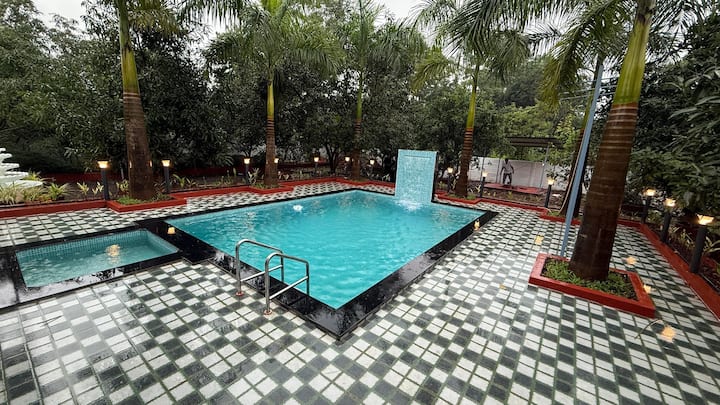 Where Nature's Bounty Meets Rustic Charm - Pen