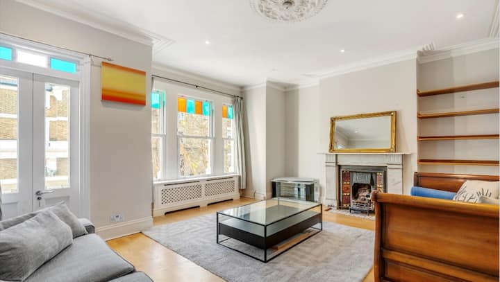 2-bed Apartment On Quiet Road In Clapham Junction - London
