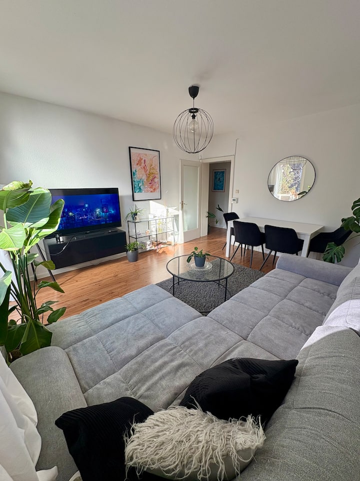 Helles Apartment Mit Balkon In Der List - Hannover