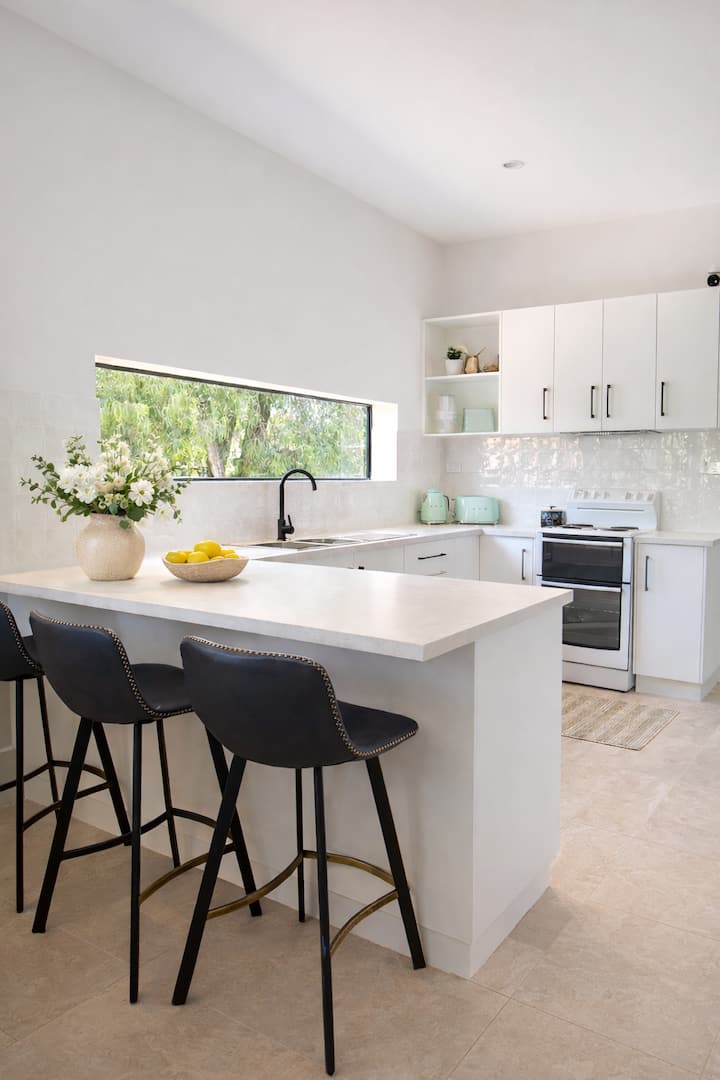 Rare Gem On Matrix - Lightning Ridge