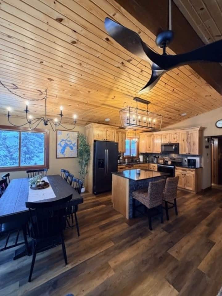 4 Bedroom Paddler's Paradise Cabin! - Manitowish Waters, WI