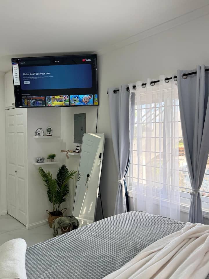 Essence | Studio Loft-light, Calm And Modern - Jamaica