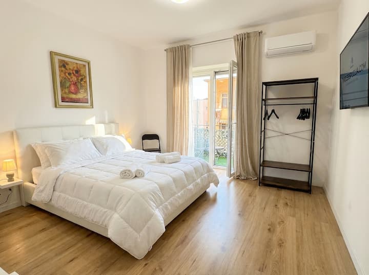 Bari Home Cozy Corner - Bari