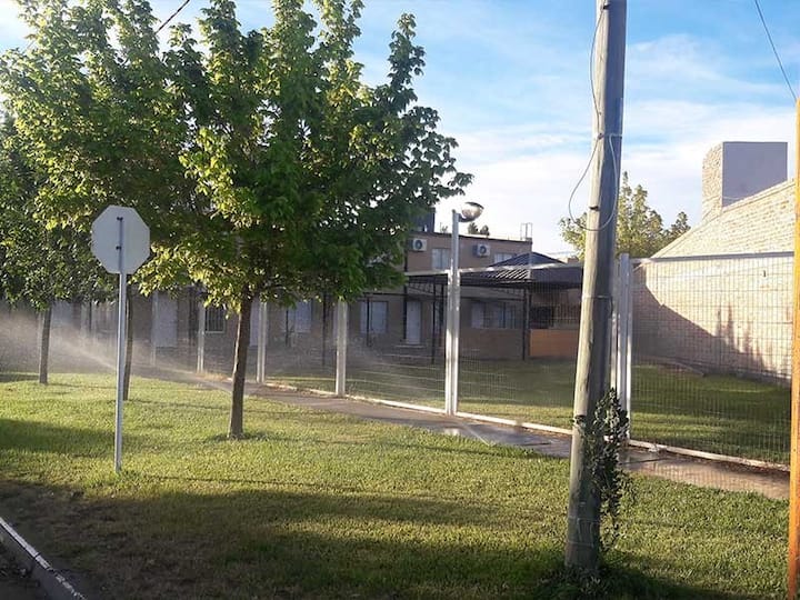 Duplex Centrico Con Garage Y Patio - General Roca