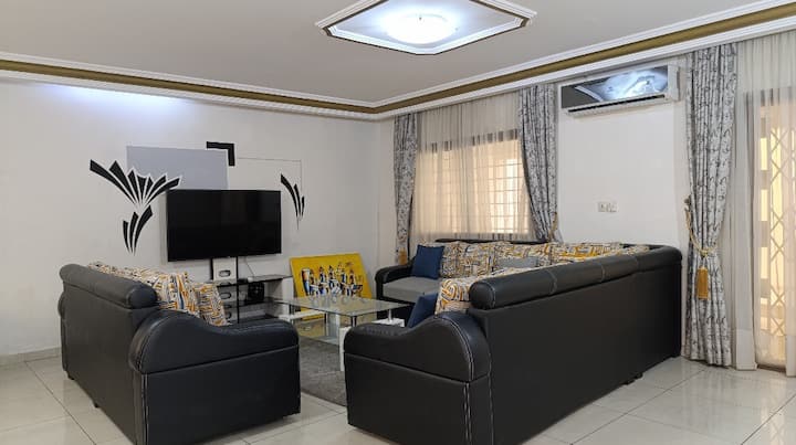 Belle Villa De 5 Pièces - Abidjan