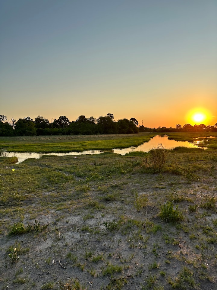 Serènè Camp Site On Banks Of Khwai River Sunset - Botswana