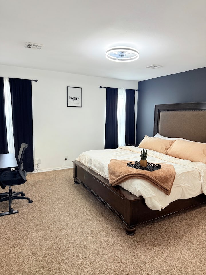 The Luxury Velvet Master Suite - Owasso, OK