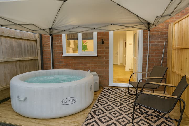 Cambridge Hot Tub Stay Sleeps 10 Free Parking - Cambridge