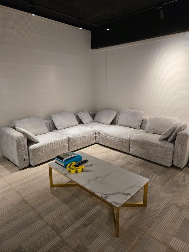 양갱하우스 대전선화점, 30평, 노래방, 보드게임, 최대 12인 모임 - Daejeon