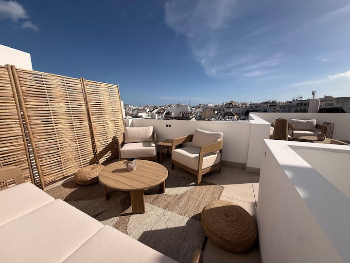 Boutique 2br In Heart Of Old Town, Rooftop Terrace - Estepona